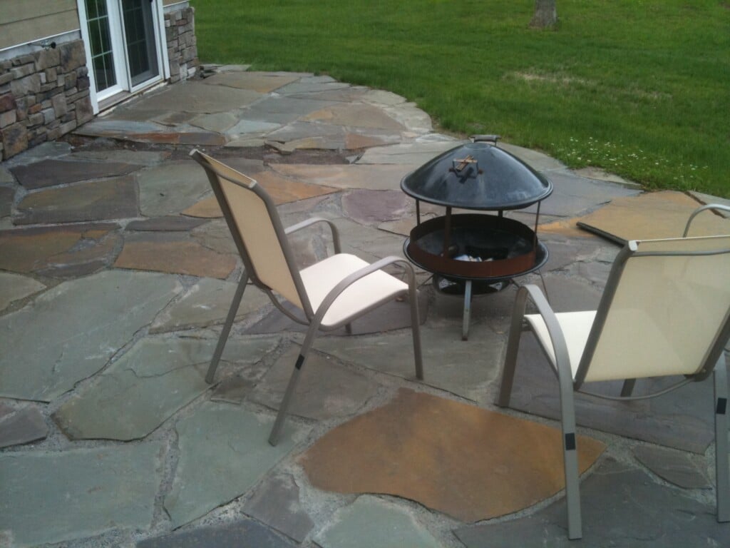 NY Bluestone Full Color Flagstone 1.5" Thickness - Great Lakes Stone Supply