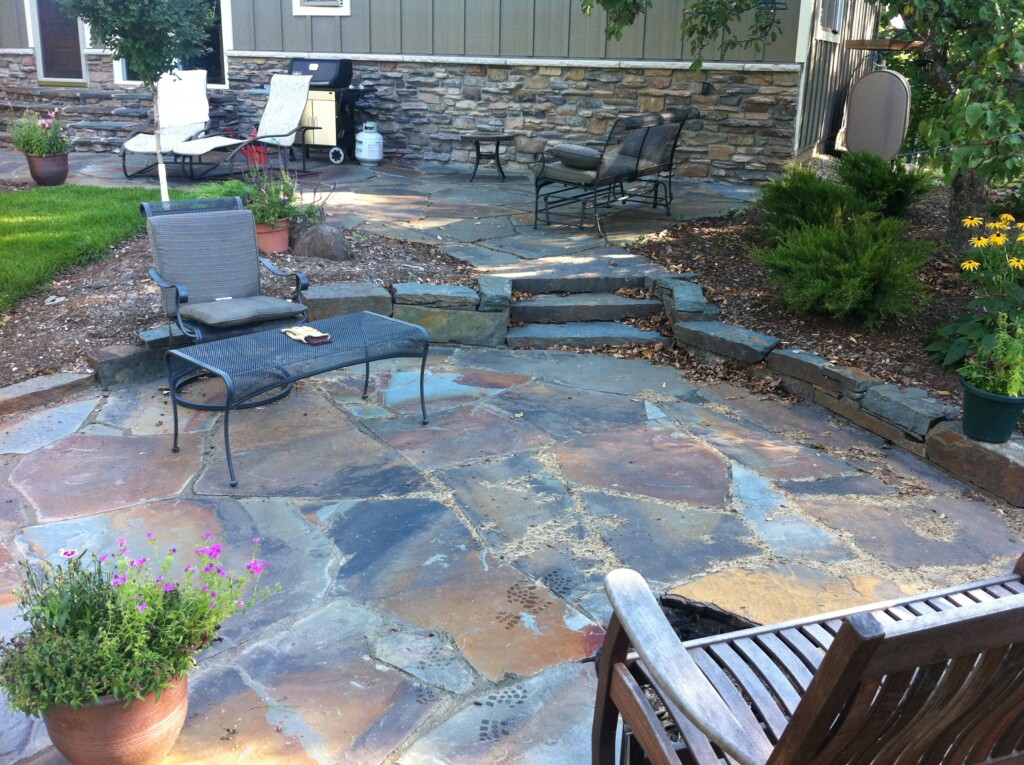 NY Bluestone Full Color Flagstone 1.5" Thickness - Great Lakes Stone Supply