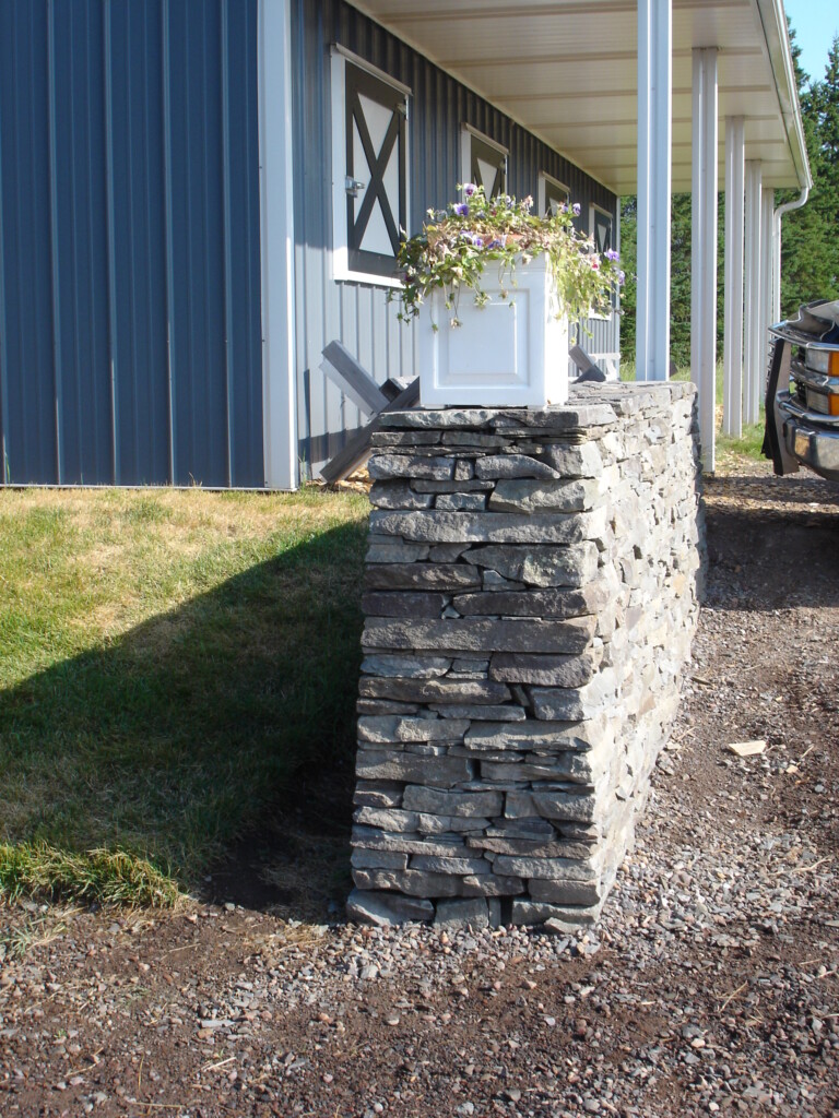 New York Bluestone Full Color Natural Block Wall - Great Lakes Stone Supply